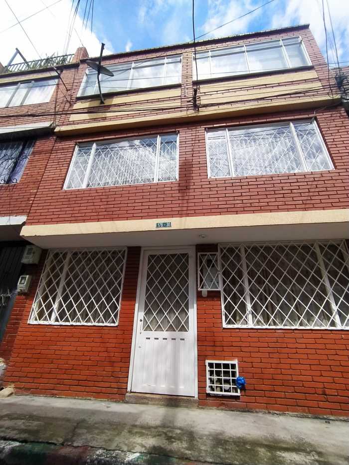 Casa en Venta - Bogota, GUAYMARAL 1494